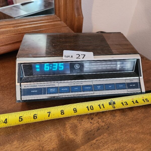 d27- Vintage GE Clock Radio - Leftover Treasures