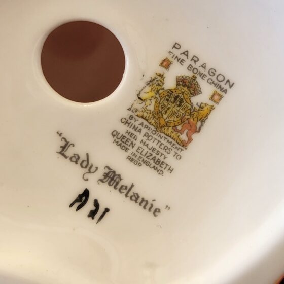 t4- Lady Melanie Paragon. Queen Elizabeth England. - Leftover Treasures