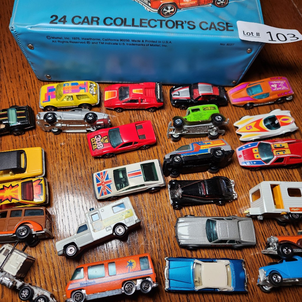 pa103- Hot Wheels Case 1960-1970s hot wheels - Leftover Treasures