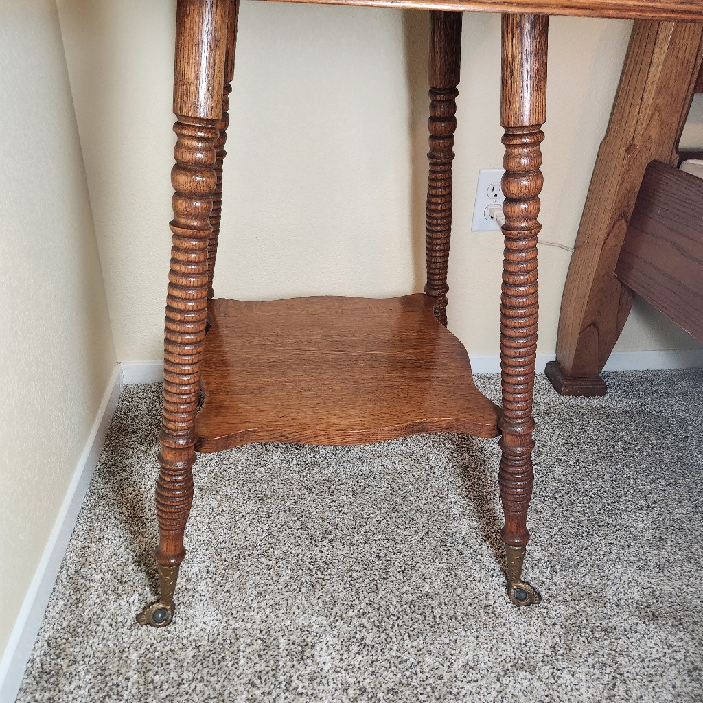 k168- Antique Quarter Sawn Oak Parlor Table with Claw/Glass Feet ...