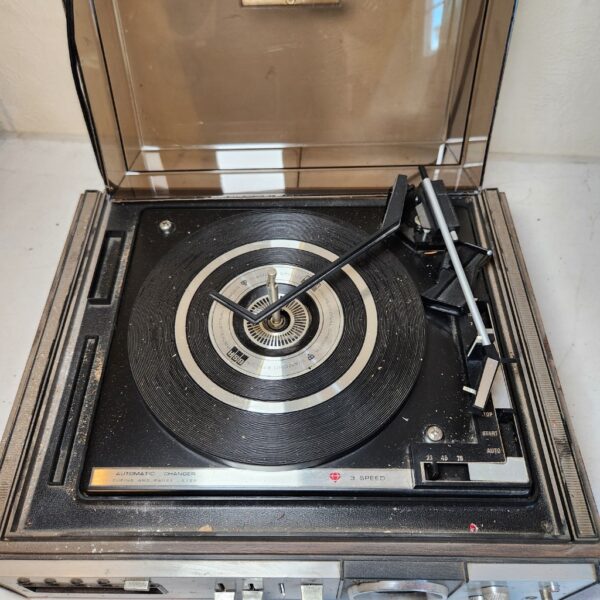v102- Electrophonic Multiplex Stereo. Not Tested - Leftover Treasures