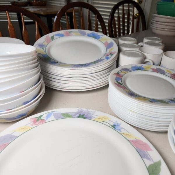 b169- Corelle wear style dish set - Leftover Treasures