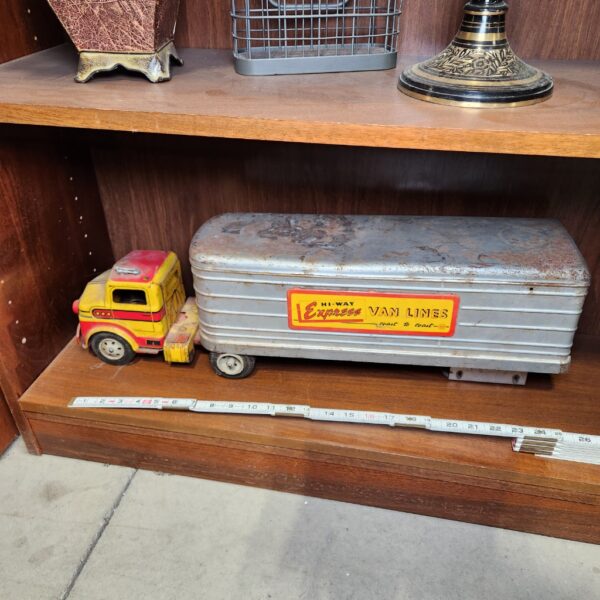 e141- 1940s Marx Hi-Way Express Van Lines pressed steel toy truck and ...